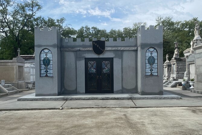 St. Louis Cemetery No. 3 Walking Tour - An In-Depth Look at the St. Louis Cemetery No. 3 Walking Tour