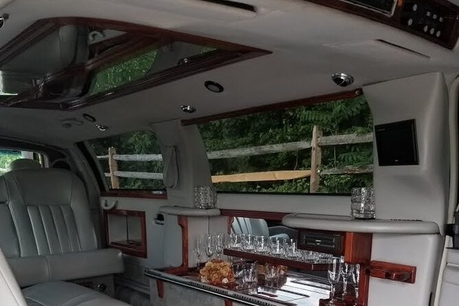 Stretch Limo Private Day & Night Custom Tours of Washington DC - FAQ