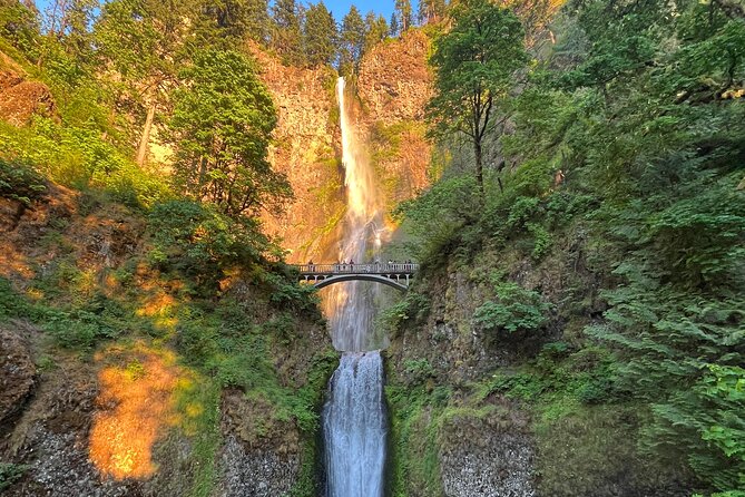 Sunset Tour of Multnomah Falls plus Vista House and Other Falls - Transportation and Group Size