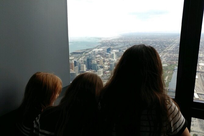 The Chi-Town Showdown Scavenger Hunt - Who Will Love It?