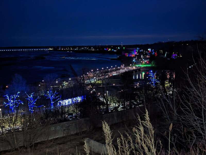 Toronto to Niagara Falls: Evening Tour with Cruise & lights - What Makes This Tour Stand Out?