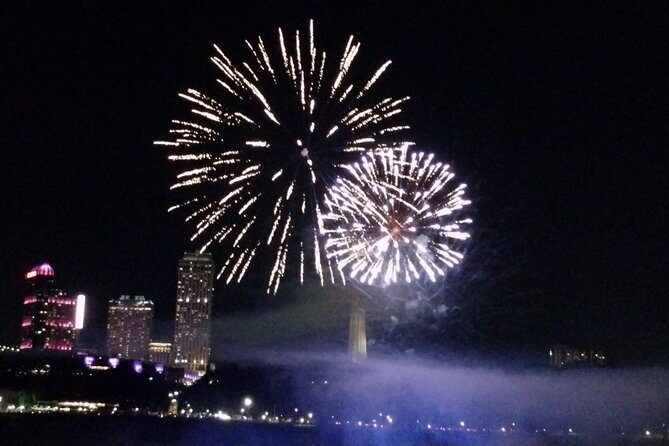 Tour de Maid of the Mist y Cueva de los Vientos en Español - Unveiling the Niagara Falls Tour in Spanish: A Deep Dive