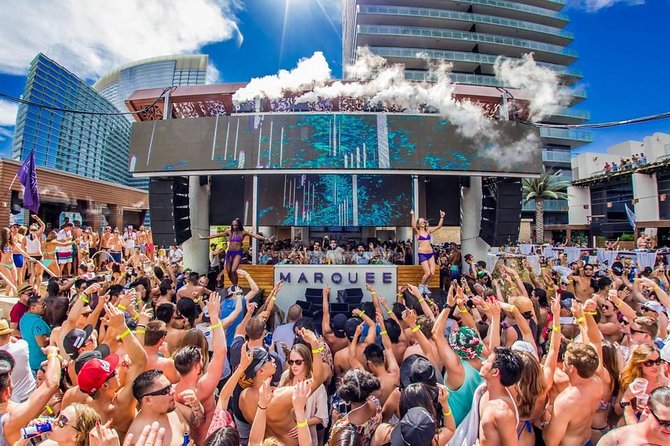 Vegas Pool Party Crawl by Party Bus w/ EZ Entry & Free Drinks - What Makes This Pool Party Crawl Stand Out?