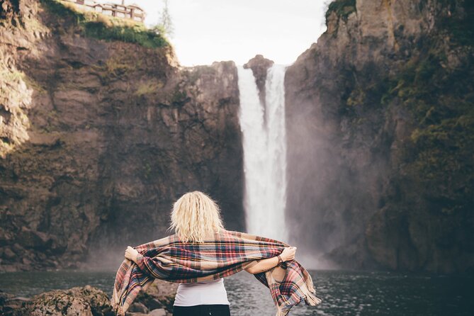 Visit Snoqualmie and Hike to Twin Falls (Transportation included)