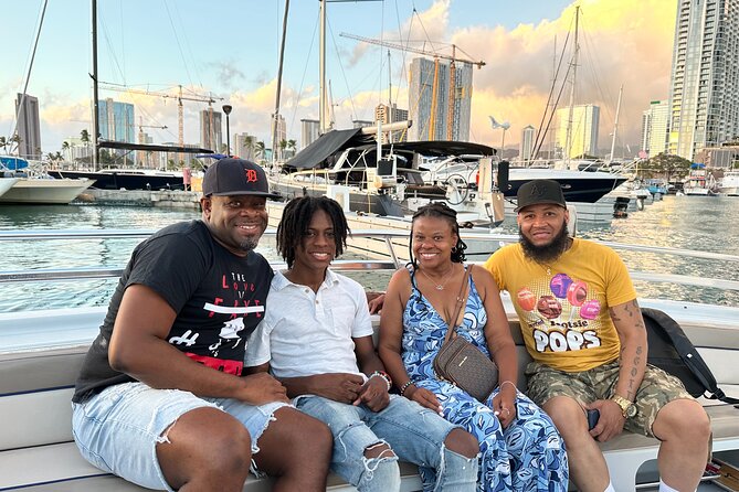 Waikiki Friday Fireworks Boat Cruise - FAQ