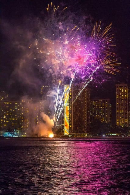 Waikiki: Friday Night Fireworks Catamaran Sail - An Introduction to the Experience