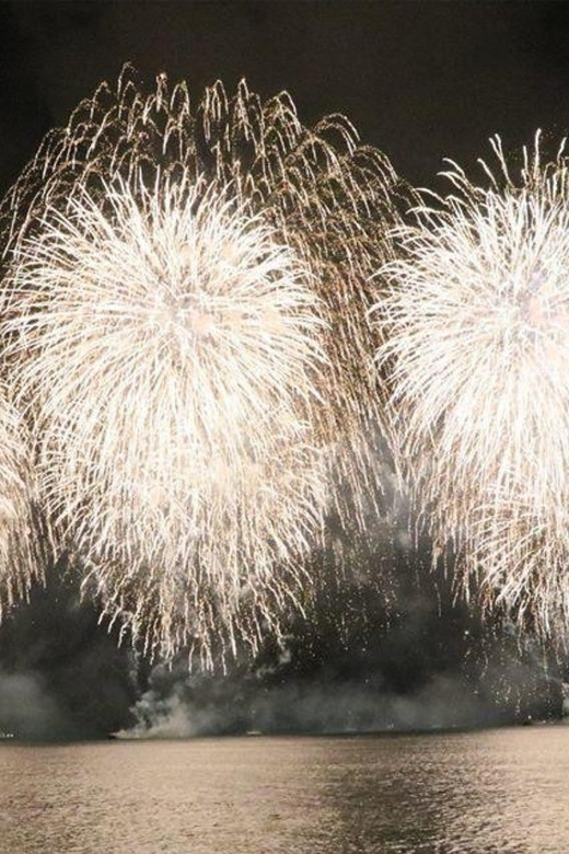Waikiki: Friday Night Fireworks Catamaran Sail - FAQ