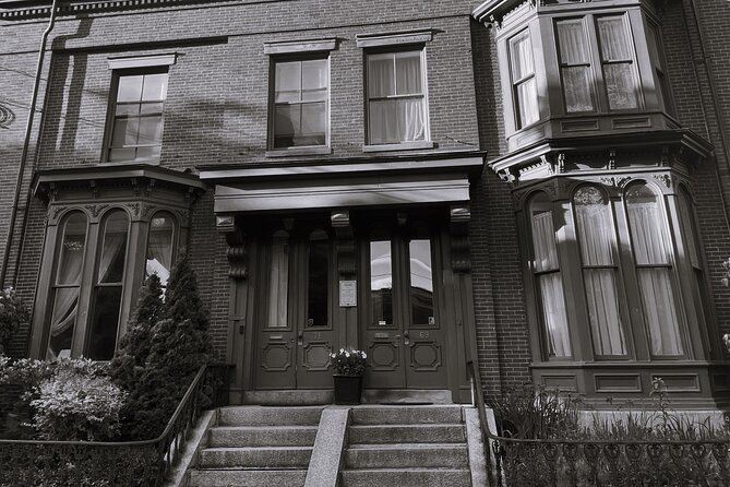 Walk With Ghosts in Portland - The Experience: What It Feels Like