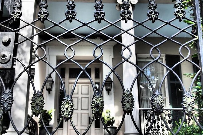 Walking Tour in New Orleans Garden District - The Experience in Detail