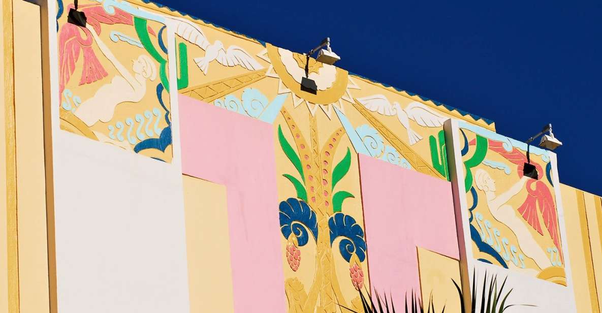 Walking Tour with Cocktails(optional) Miami - An In-Depth Look at the Miami Art Deco Walking Tour