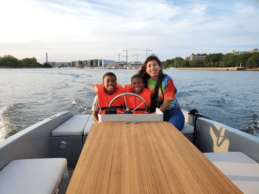Washington DC: Navy Yard Self-Driven Boat Tour with Map - Key Points