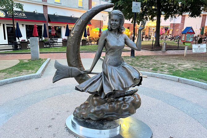 Wicked Awesome Tours: Witch Trial History and Salem Haunts! - A Deep Dive into the Salem Experience  