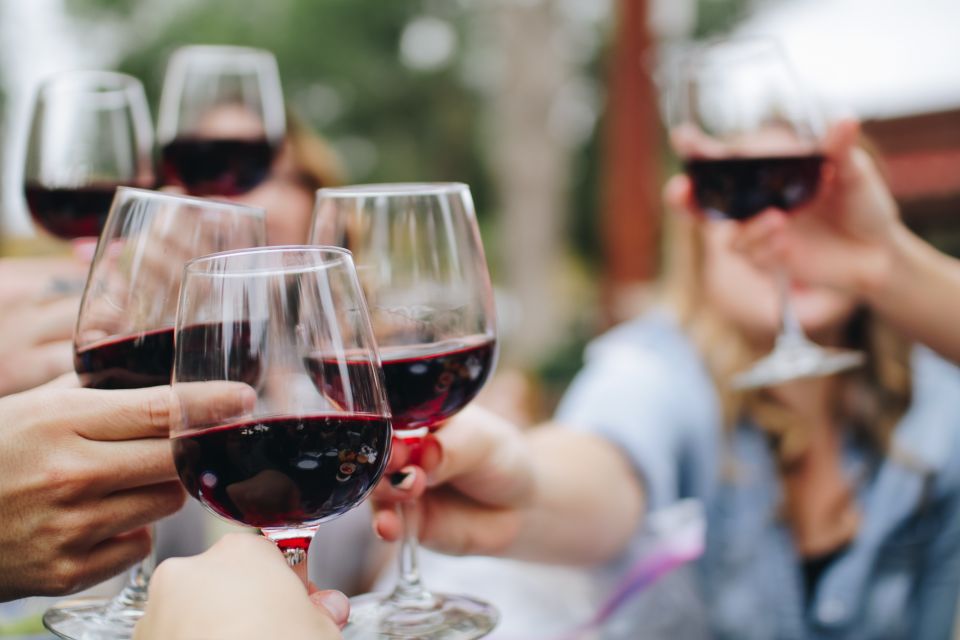Wine Tasting and Walking Tour of Carmel-by-the-Sea