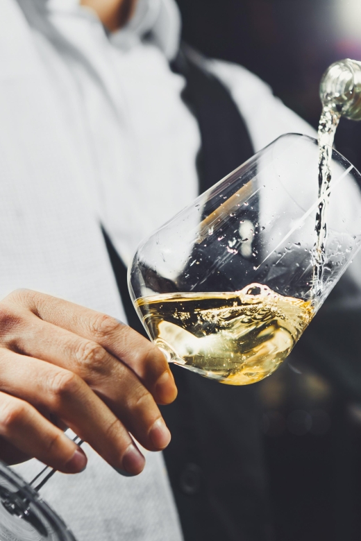 Woodinville Wine Country: Warehouse District Wine Pass - How does the pass work?