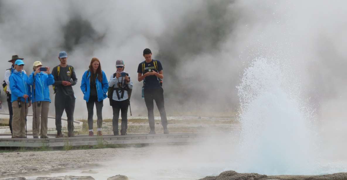 Yellowstone: Upper Geyser Basin Hike with Lunch