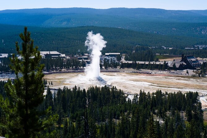 Yellowstone's Old Faithful Self-Guided Walking Tour - Exploring Yellowstone’s Geyser Basin on Your Terms