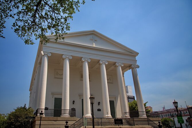 Yuletide Charm: A Southern Christmas Journey in Savannah - An In-Depth Look at the Savannah Christmas Tour