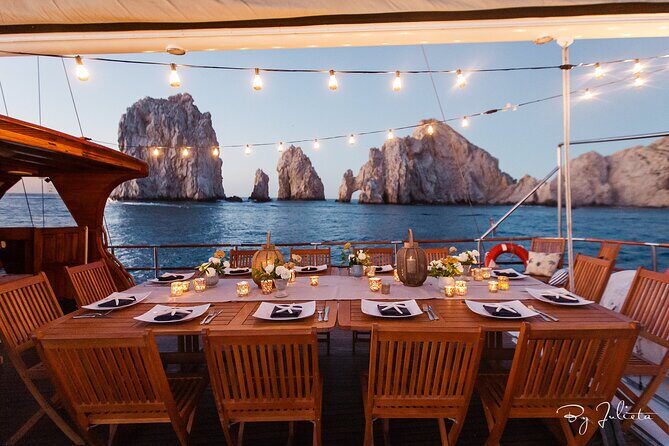 Cabo San Lucas Luxury Sailing Yacht and Dinner with a Chef - Food, Drinks, and Service