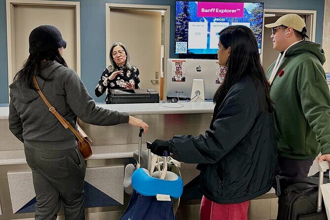 Calgary YYC Airport: Affordable Shared Shuttle to Banff & Canmore - What We Love About This Shuttle Service