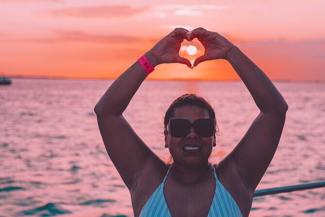 Catamaran Sunset Cruise to Isla Mujeres from Cancun - An In-Depth Look at the Tour Experience