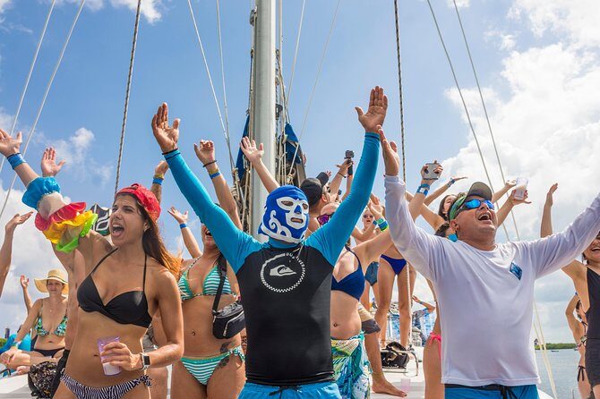 Luxury Catamaran tour to Isla Mujeres with transportation from Playa del Carmen - Practical Insights: What Does the Tour Mean for Your Vacation?