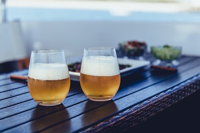 Luxury Sailing Whale Watch and The Arch (Dec 15 - Apr 15) - Who Should Book This Tour?