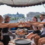 Montreal: Guided Electric Boat Cruise with Onboard Drinks - Key Points