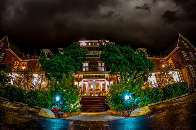 OBX Ghost Tours: Lighthouse Wraiths & Dune Shadows - The Experience: What’s It Really Like?