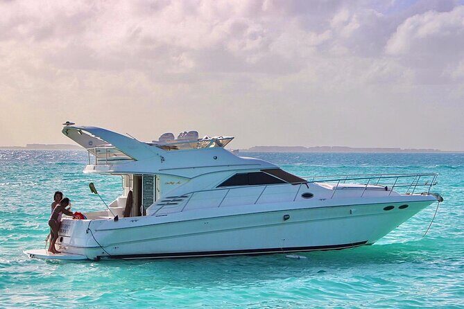 Private Yacht SeaRay 46ft Cancun 25P17 - Who Would Enjoy This Tour?