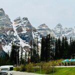 ShuttleBus 2way Banff to Lake Louise (1Hr) and Moraine Lake (1Hr) - Transportation and Group Size
