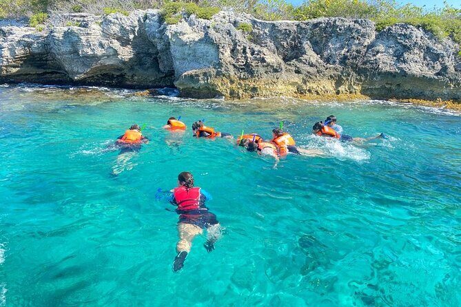 Snorkeling in Isla Mujeres and Underwater Museum - Authentic Experiences and Authenticity