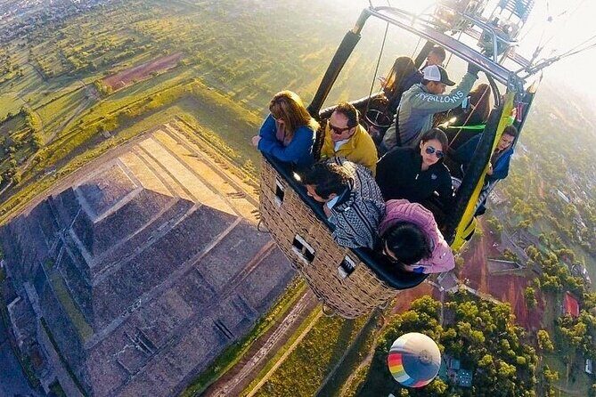 Teotihuacan Balloon ride + Transportation + Breakfast + Pyramids - Price & Value