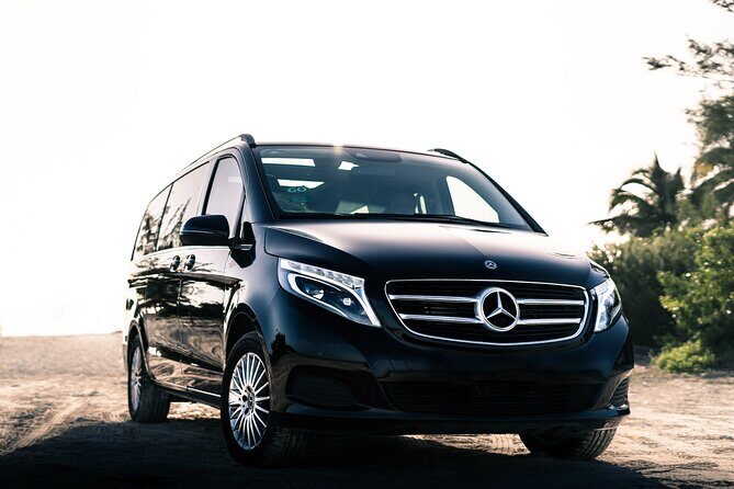Transfer in Luxury Mercedes Benz Minivan - How the Service Works and What Makes It Stand Out