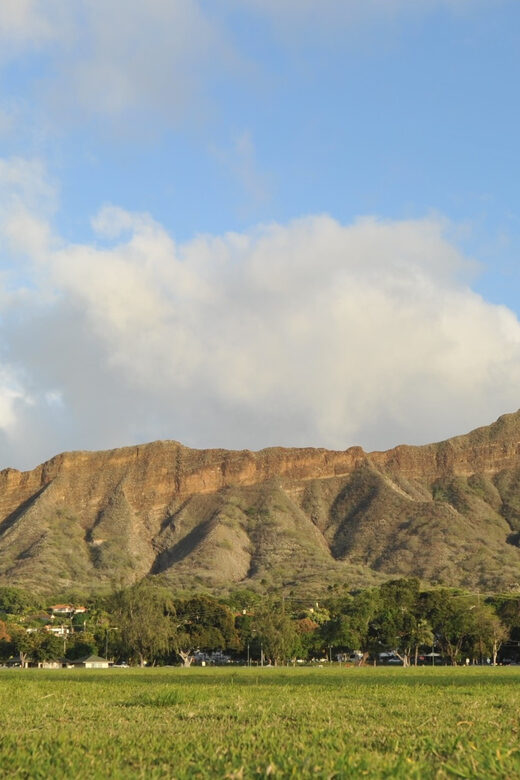 2nd)Diamond Head Hike w/ Malasada Starts at 7:00 a.m. - Who Should Consider This Tour?