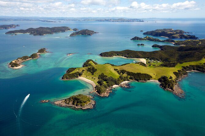 3 Hours // Hole in the Rock Cruise & Bay of Islands Tour - What Makes This Tour Stand Out