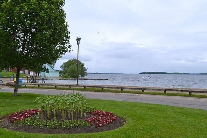 6-Day Small Group Tour:Toronto,Montreal,Niagara&Ontario Lakes - Transportation & Group Size: Making It Easy