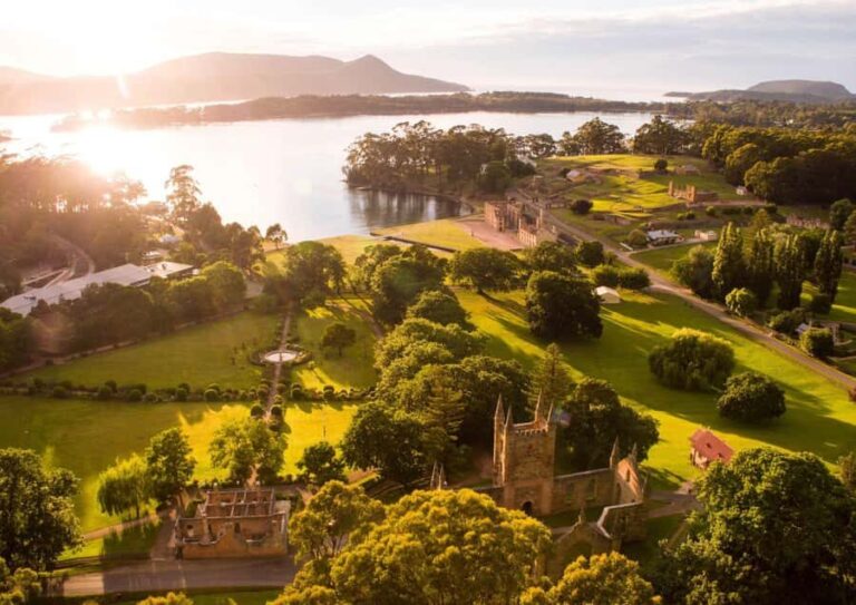 6 Day Tassie Tour Bundle: Island Icons - Exploring Tasmania’s Natural Wonders