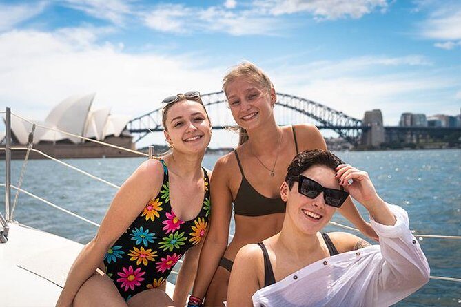 7 Day ULTIMATE Sydney (18 - 35s) - Day 2: Sailing on Sydney Harbour