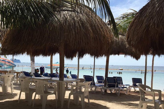 A day at the beach at Los Arrecifes Restaurant-open Bar And Snack - Booking and Practical Details