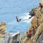 -Acapulco: Cliff Divers at La Quebrada with Lunch and Drinks - Delicious Mexican Lunch and Drinks