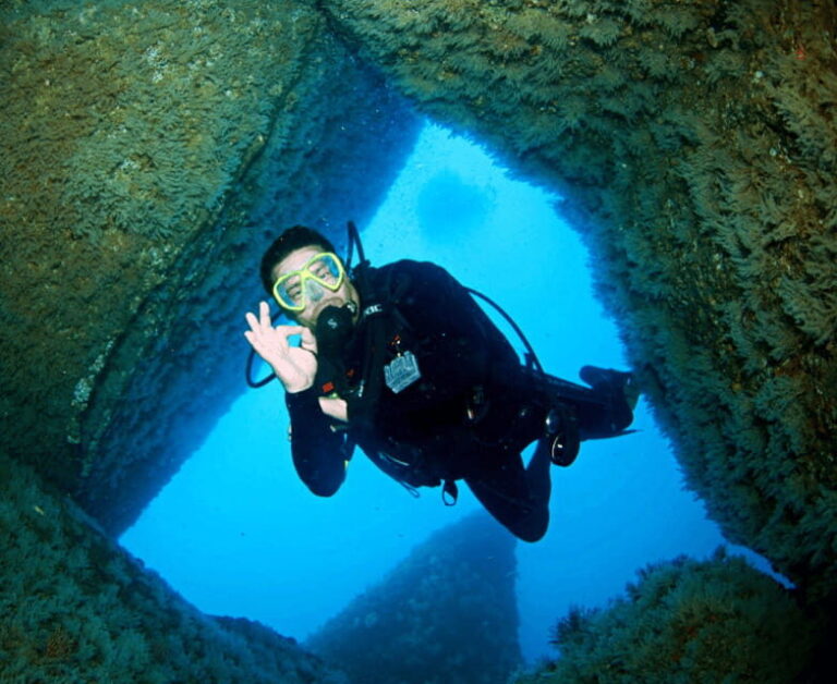 Acapulco: Scuba Diving in Roqueta Island