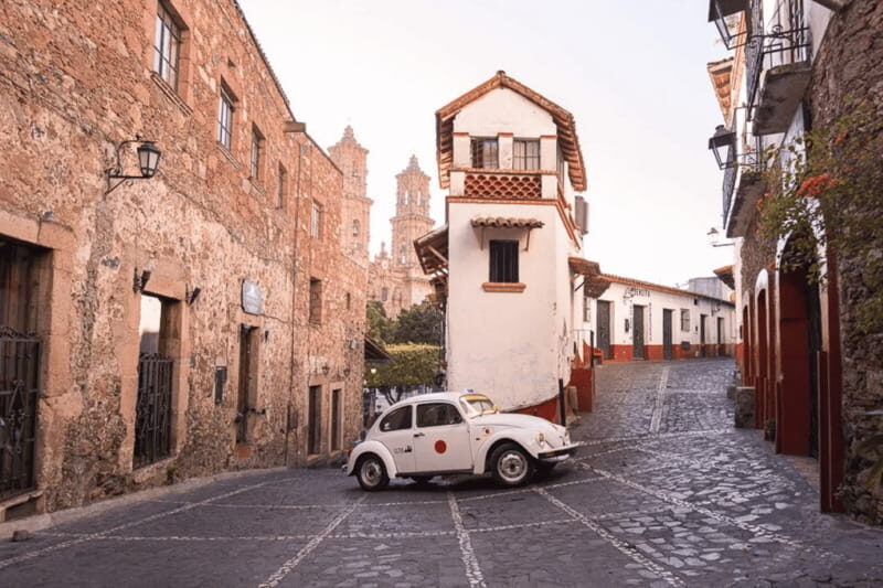 Acapulco to Taxco: One-Day Colonial Silver City Tour - Lunch and Local Culture