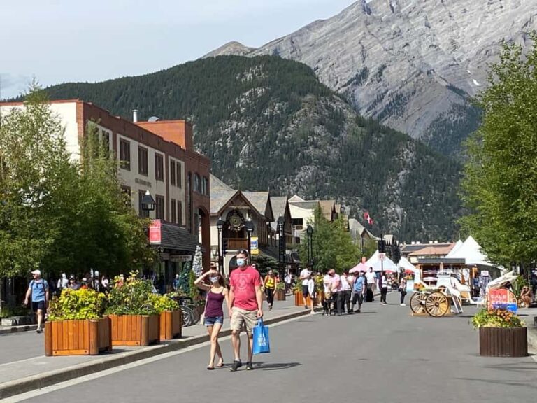 Affordable Banff, Lake Louise & Moraine Lake DayTrip Shuttle - What Makes This Tour Stand Out