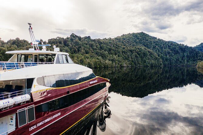 Afternoon Gordon River Dinner Cruise - The Dining Experience: Local Flavors in a Relaxed Setting