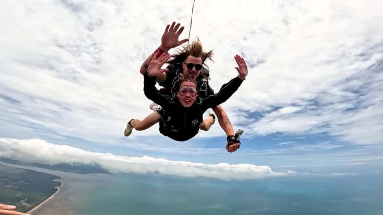 Airlie Beach: Tandem Skydiving Experience with Beach Landing - What to Expect on Your Skydiving Day