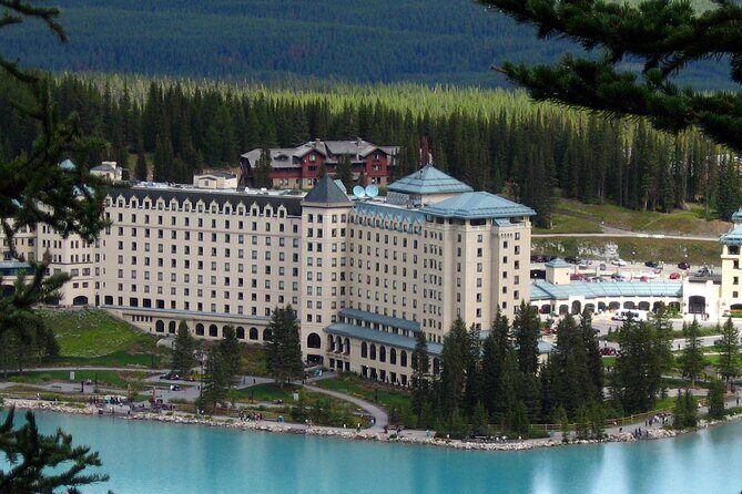 Airport Shuttle: Lake Louise  Calgary - The Itinerary and Route