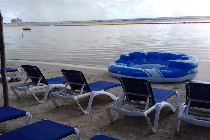 All-inclusive beach day in LOS ARRECIFES REST. / open bar - massage and lunch .. - The Sum Up