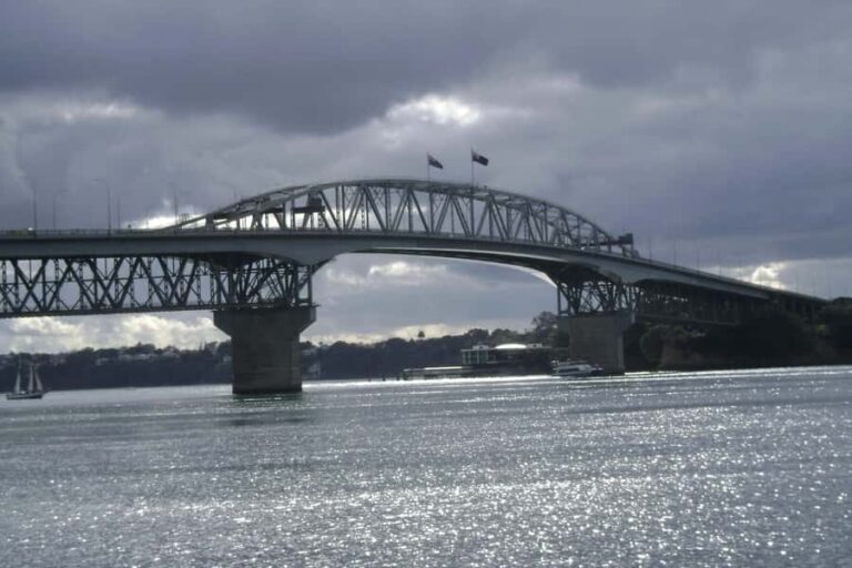 Auckland City, Beaches & Rainforest Premium Small Group Tour - Authentic Insights from Travelers