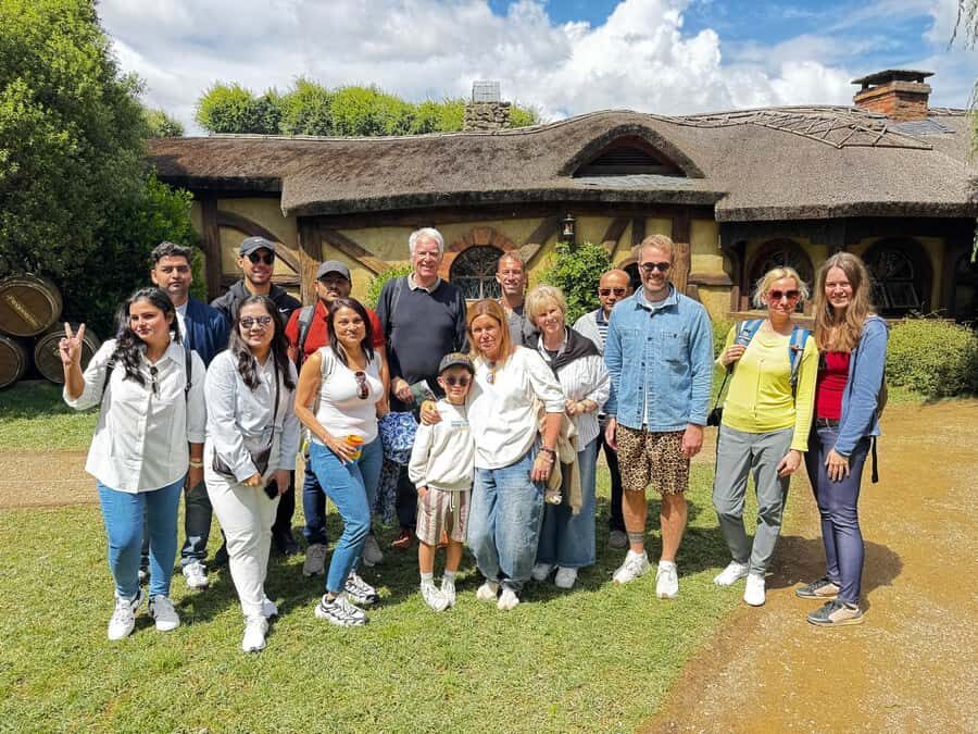 Auckland: Hobbiton and Rotorua Day Tour including Te Puia - Is It Worth the Price?