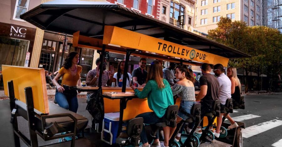 Austin: Trolley Pub Austin Public Mixer Tour - The Itinerary and Bar Hopping Experience